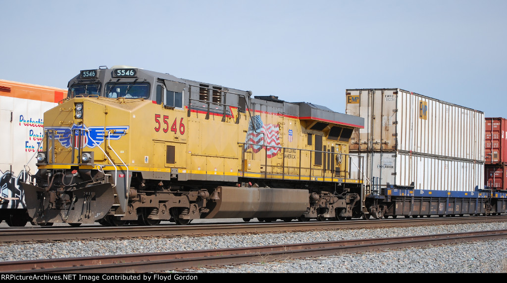 DPU UP 5546 pushes on west ward UP double stack